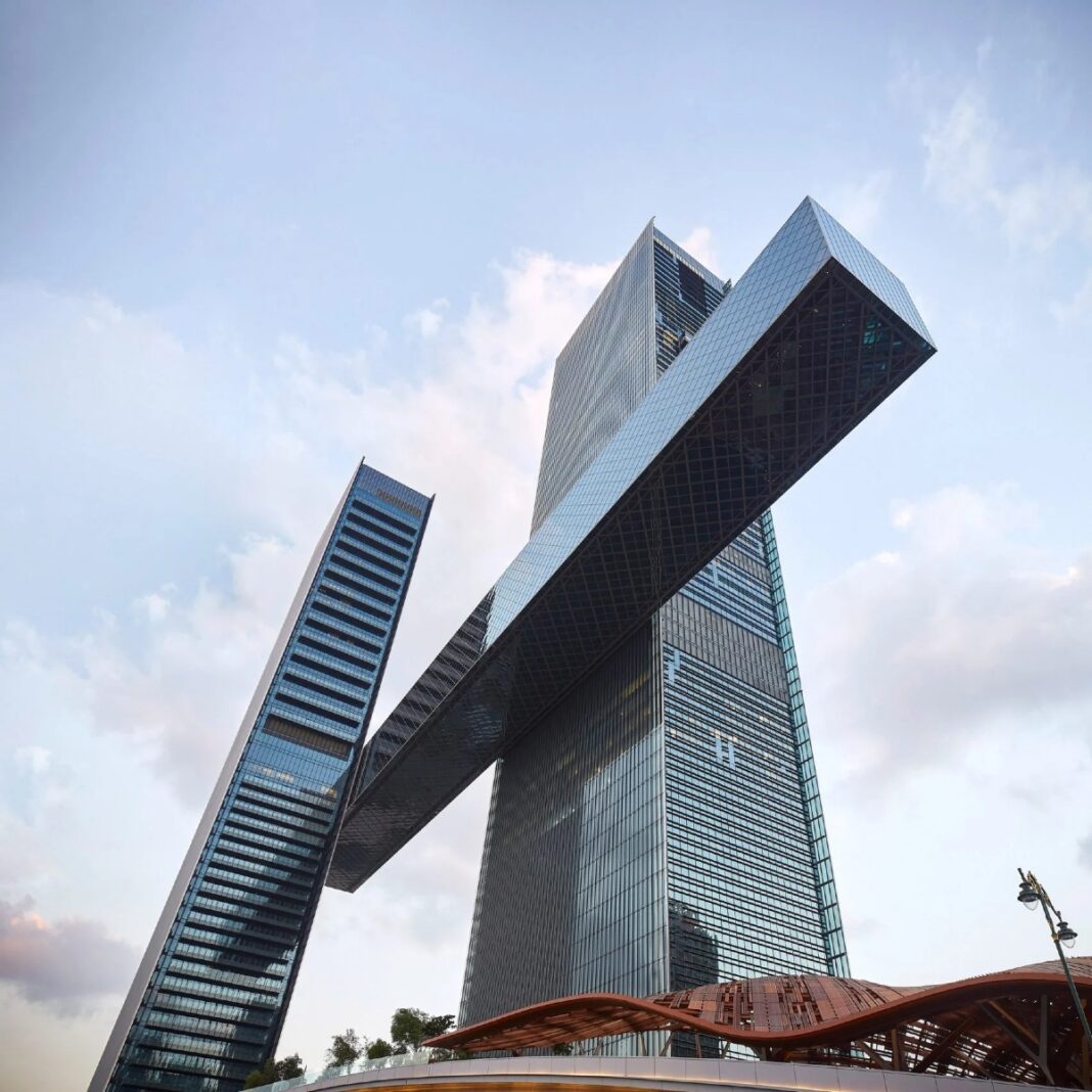 The Link: Dubai's Record-Breaking Cantilever Linking Skyscrapers - SSMB